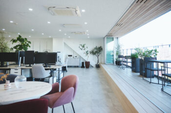 Office | 株式会社 AMBER BLOOM